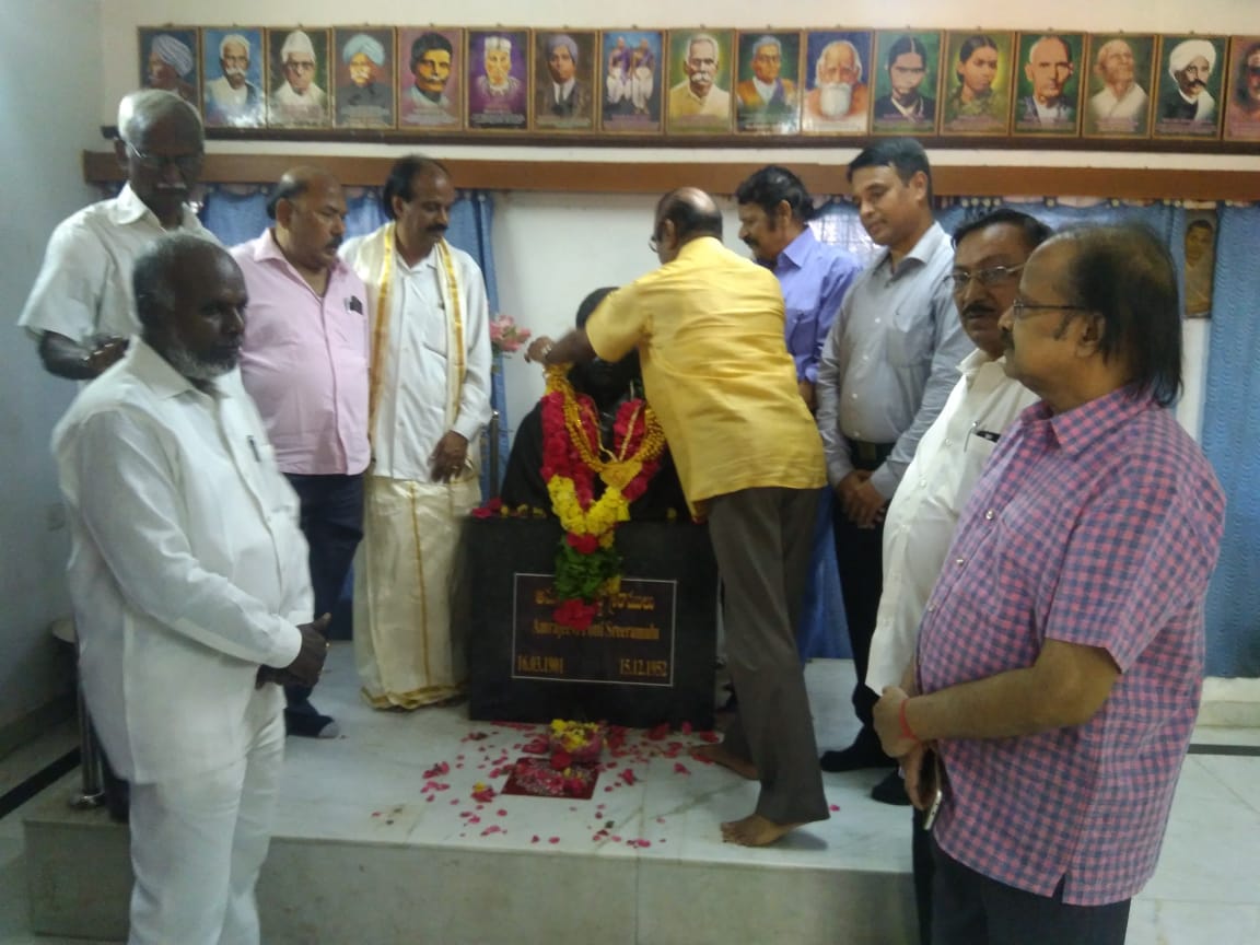 Dr.C.M.K.Reddy garlands Potti Sreeramulu statue - Lotus Times | Madurai ...